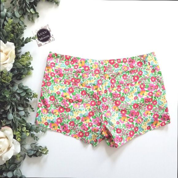 Lilly Pulitzer | Shorts | Lilly Pulitzer Flower Pattern Shorts Size ...